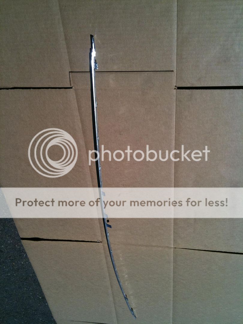 10-13 Mercedes E350 E550 E63 Rear Bumper Center Chrome Strip A ...